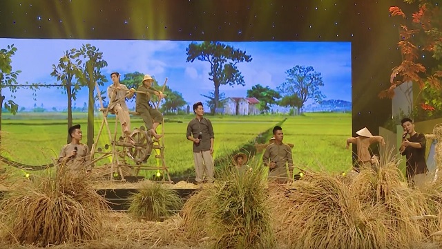 Gala Giai điệu Tự hào 2015: Em đi giữa biển vàng - Nhóm O Plus