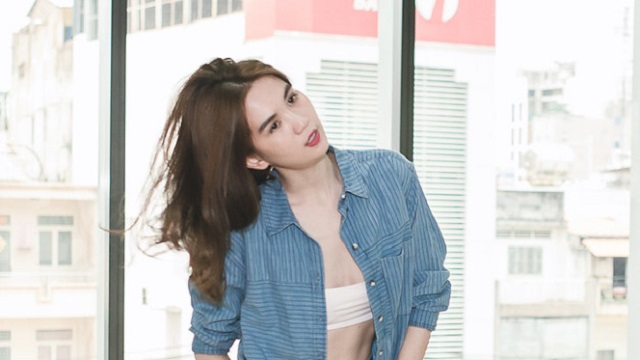 Ngắm Ngọc Trinh Sexy Hết Cỡ Khi Nhảy Shuffle Dance
