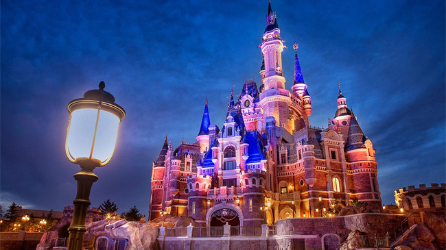 Có gì khác biệt ở công viên Disneyland lớn nhất thế giới vừa được mở cửa?