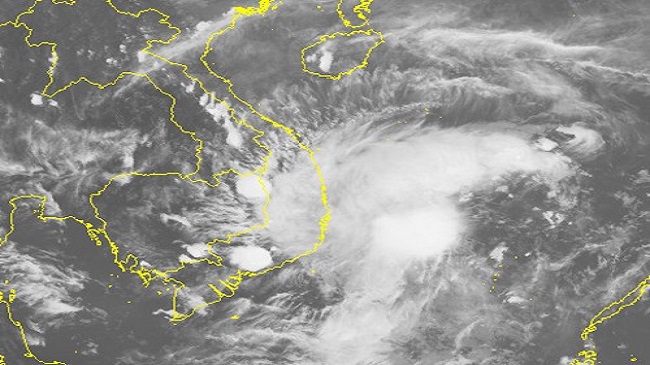 Nhà giàn DK1 chống chọi sóng khủng khiếp trong bão số 16