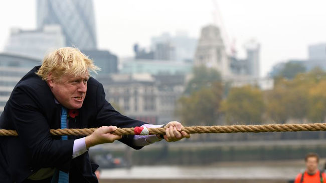 khoảnh khắc vui hết mình khiến tân Thủ tướng Anh trở nên khác biệt